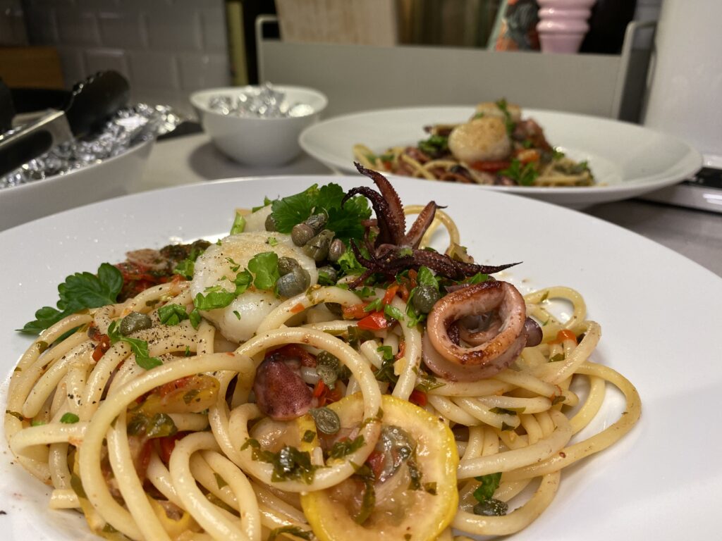 Pasta mit Calamaretti und Jakobsmuschel oder einfach Frutti di Mare ...